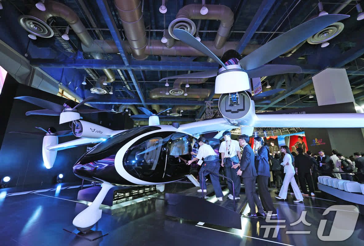 Britain’s First Flying Taxi Takes to the Skies in Historic Test Flight ...